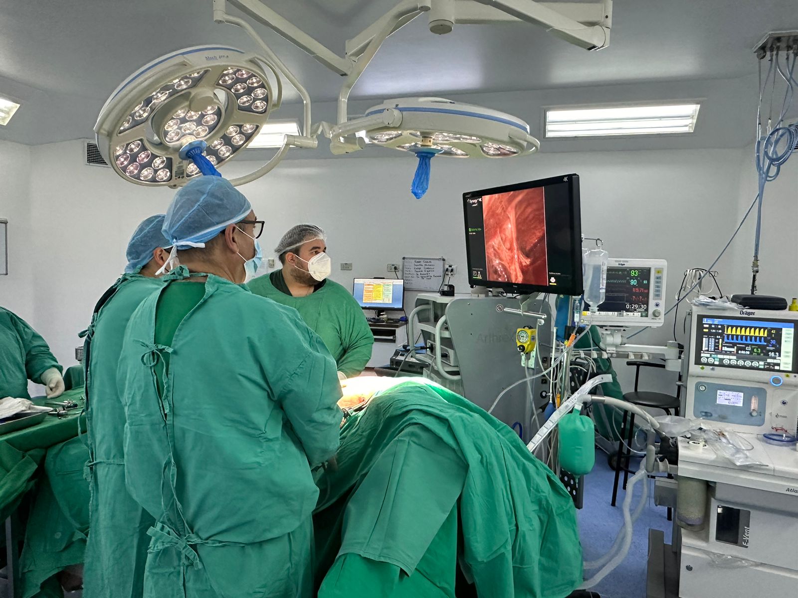 Primera videotoracoscopía por infección pulmonar en Andes Salud Chillán